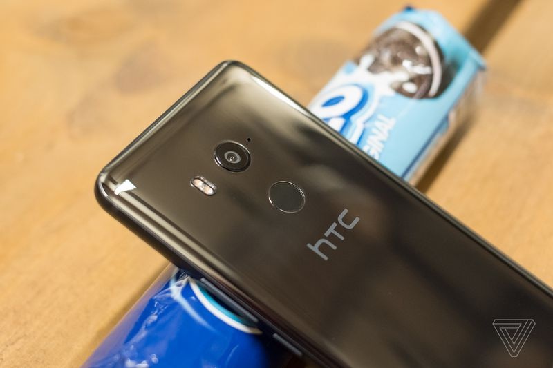 HTC U11+ ra mắt, có bản nắp lưng trong suốt - Mobile - ZNEWS.VN