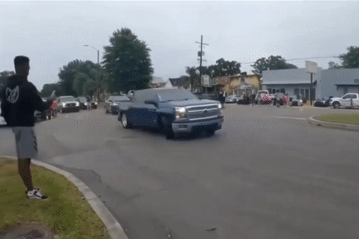 Xe bán tải rụng bánh sau cú drift lỗi - Ôtô - ZNEWS.VN