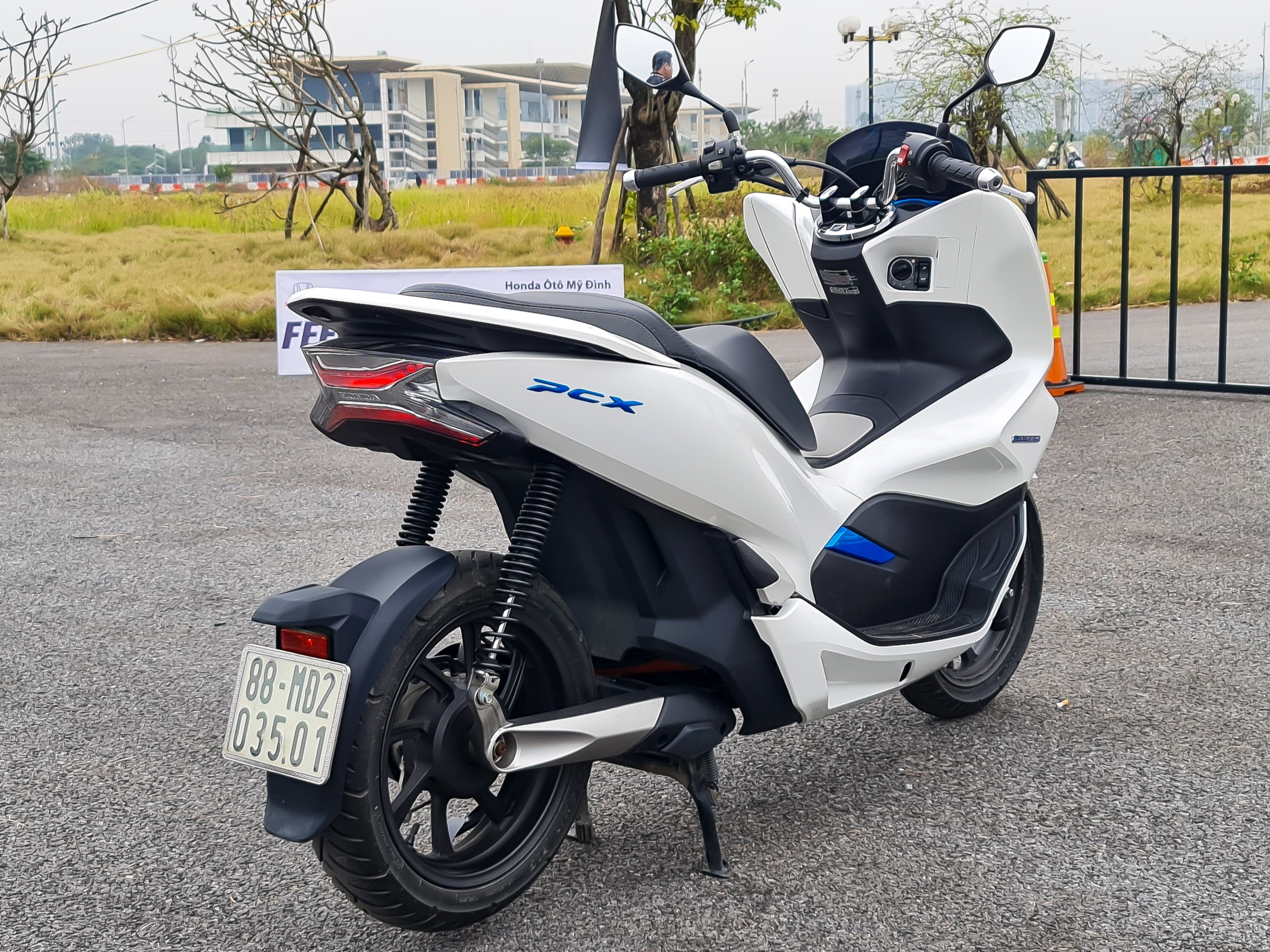 Cận cảnh Honda PCX bản chạy điện tại Việt Nam - Xe máy - ZNEWS.VN