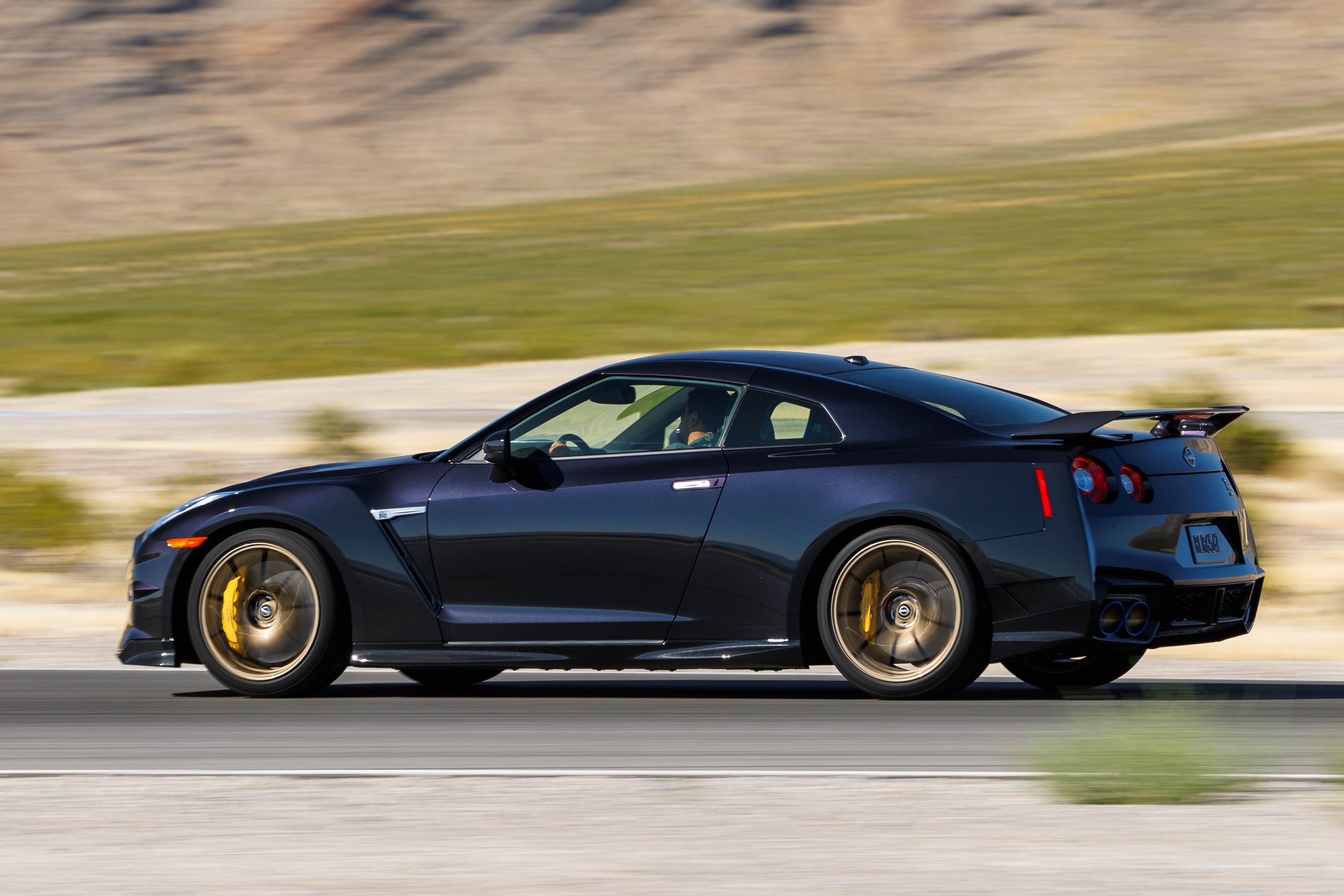 Nissan GT-R T-spec Takumi Edition giá hơn 150.000 USD - Ôtô - ZNEWS.VN