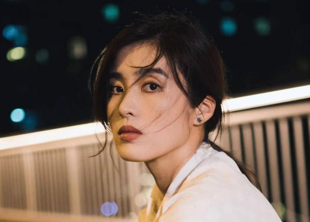 Người đẹp bóng đá Trung Quốc khóc vì bị bắt nạt trên mạng - Thể thao - ZNEWS.VN