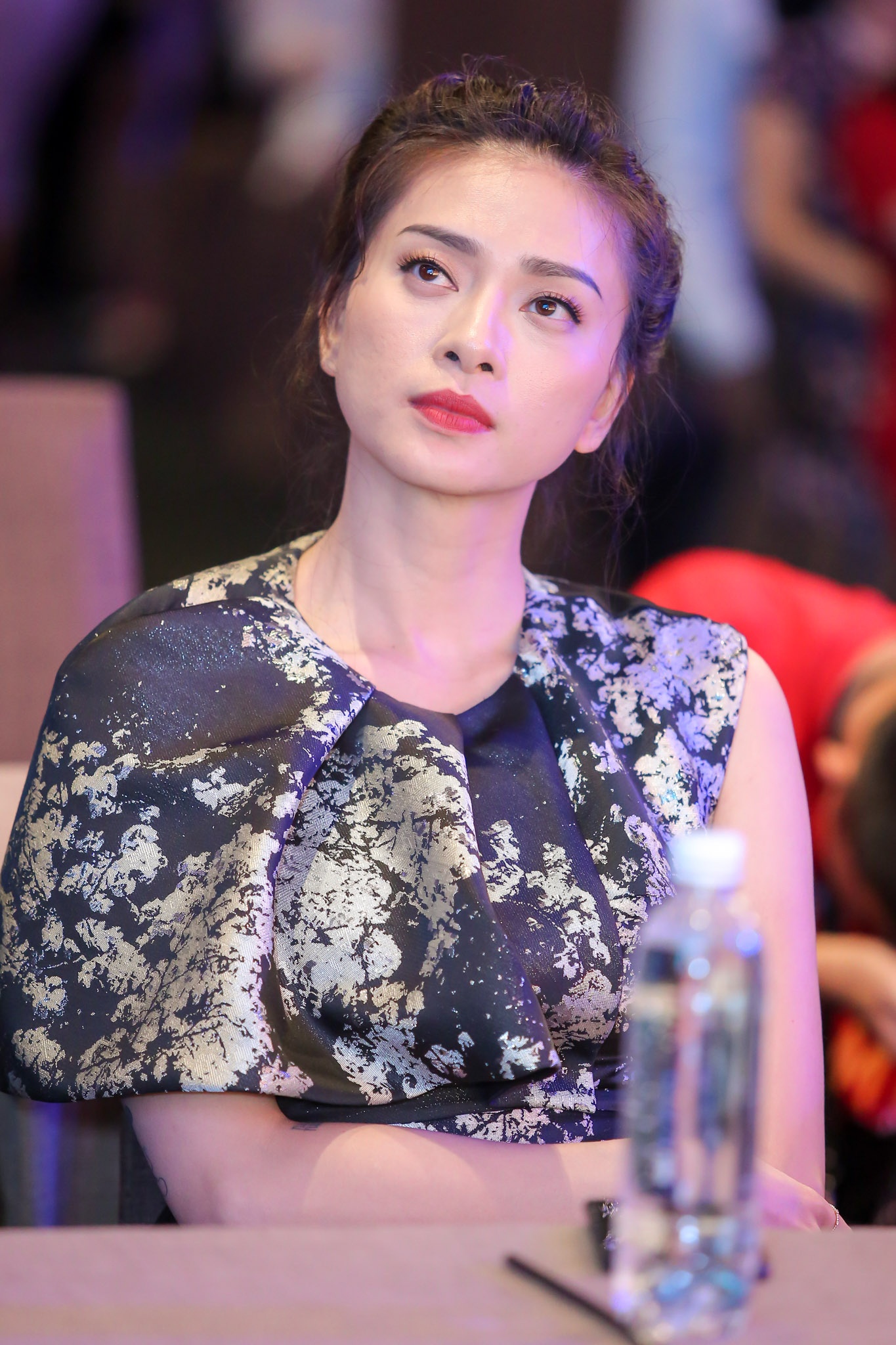 Đông Nhi, Vân Ngô rạng rỡ nhận giải Top 50 phụ nữ ảnh hưởng Việt Nam - Đời sống Sao - ZNEWS.VN