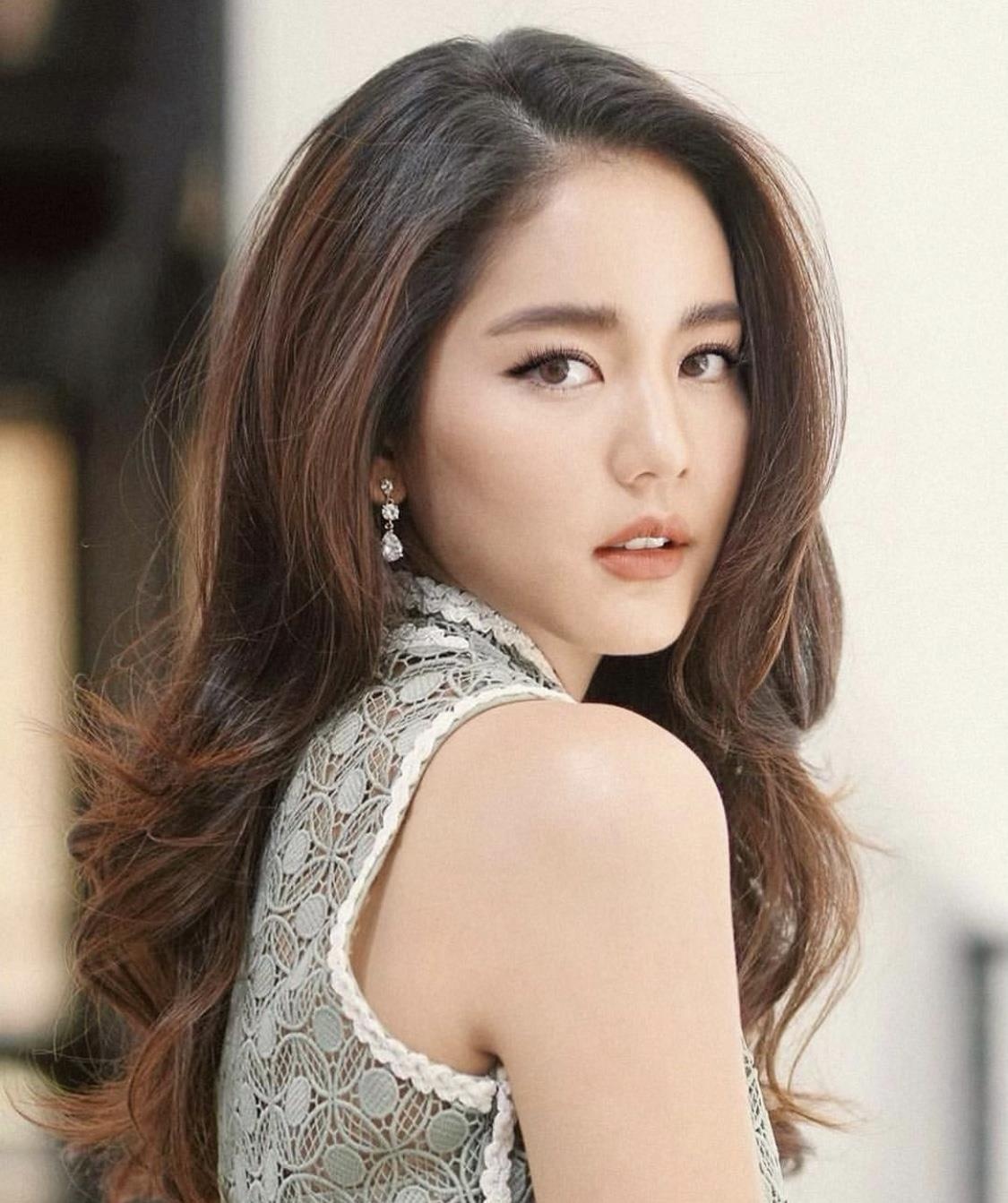 'Nàng thơ' Thái Lan cao 1,76 m, nổi tiếng đa tài - Gương mặt trẻ - ZNEWS.VN