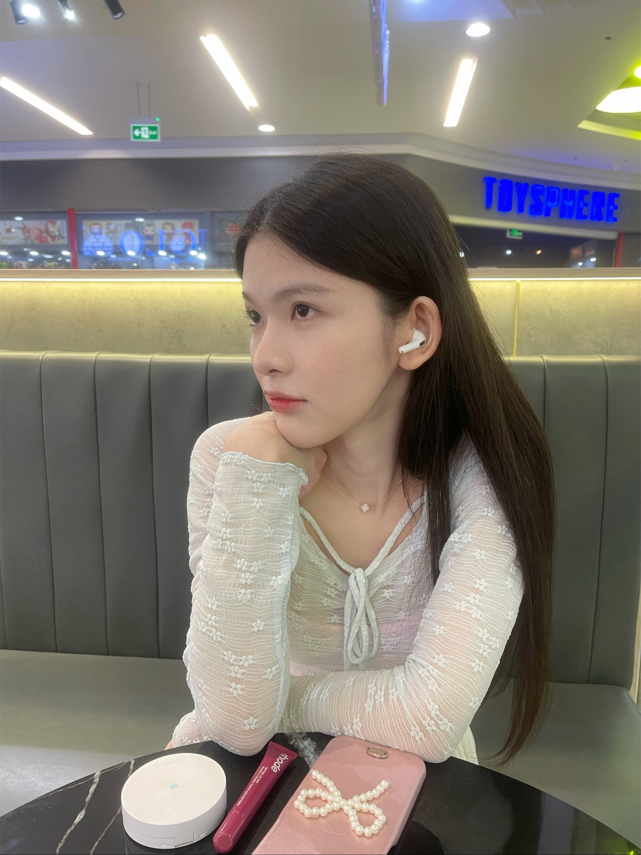 Nữ bác sĩ chuyển giới được tìm kiếm khắp mạng xã hội là ai? - Đời sống - ZNEWS.VN