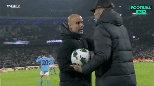 Hành động khó hiểu của Pep Guardiola với Jurgen Klopp - Thể thao - ZNEWS.VN