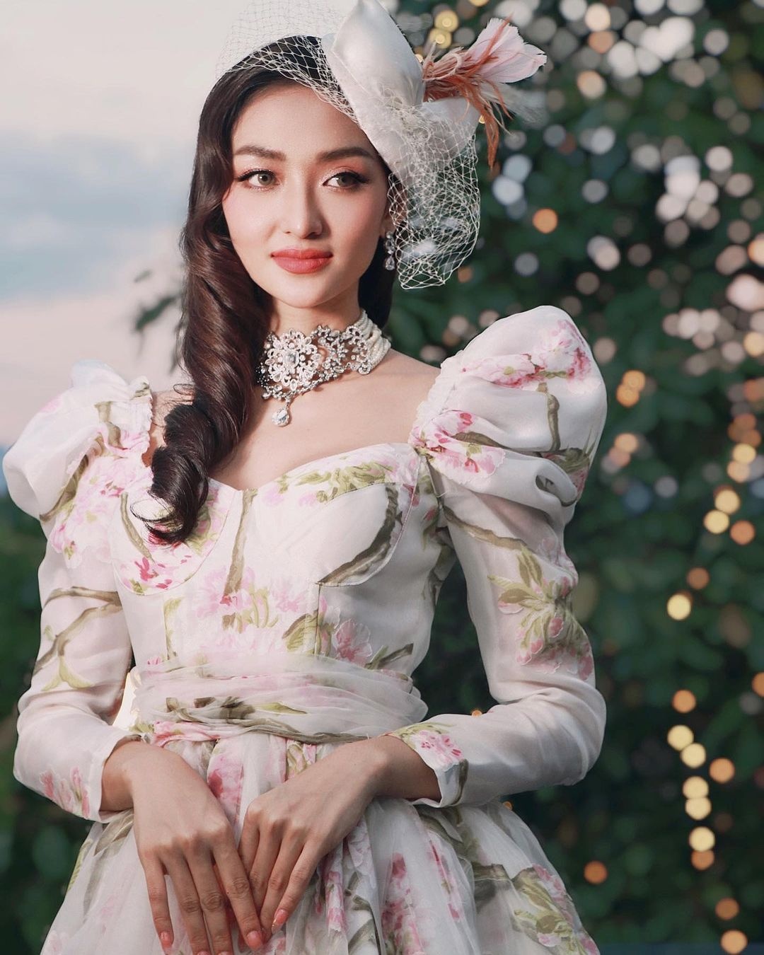 Nhan sắc á hậu cầm bảng tên Campuchia ở lễ khai mạc SEA Games 32 - Hoa hậu - ZNEWS.VN