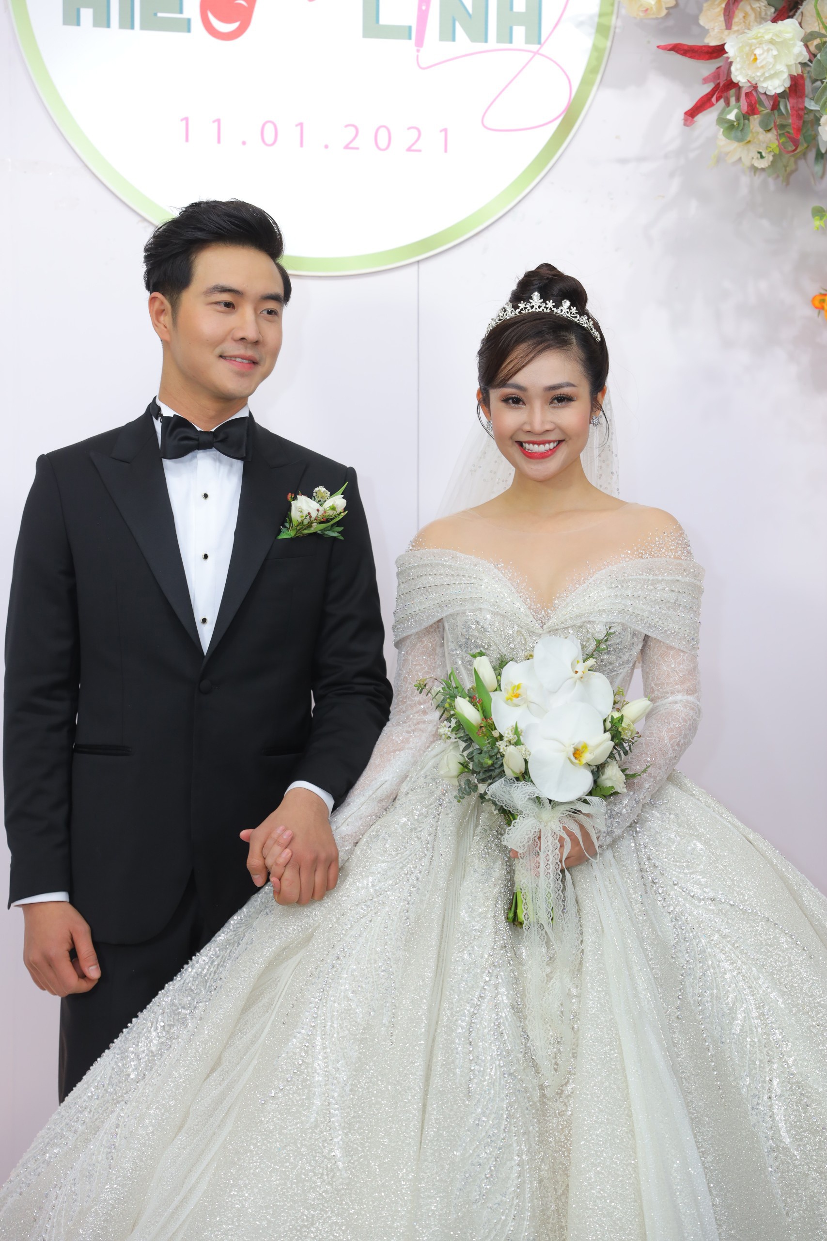 Huỳnh Anh và bạn gái dự cưới MC Thùy Linh - Giải trí - ZNEWS.VN