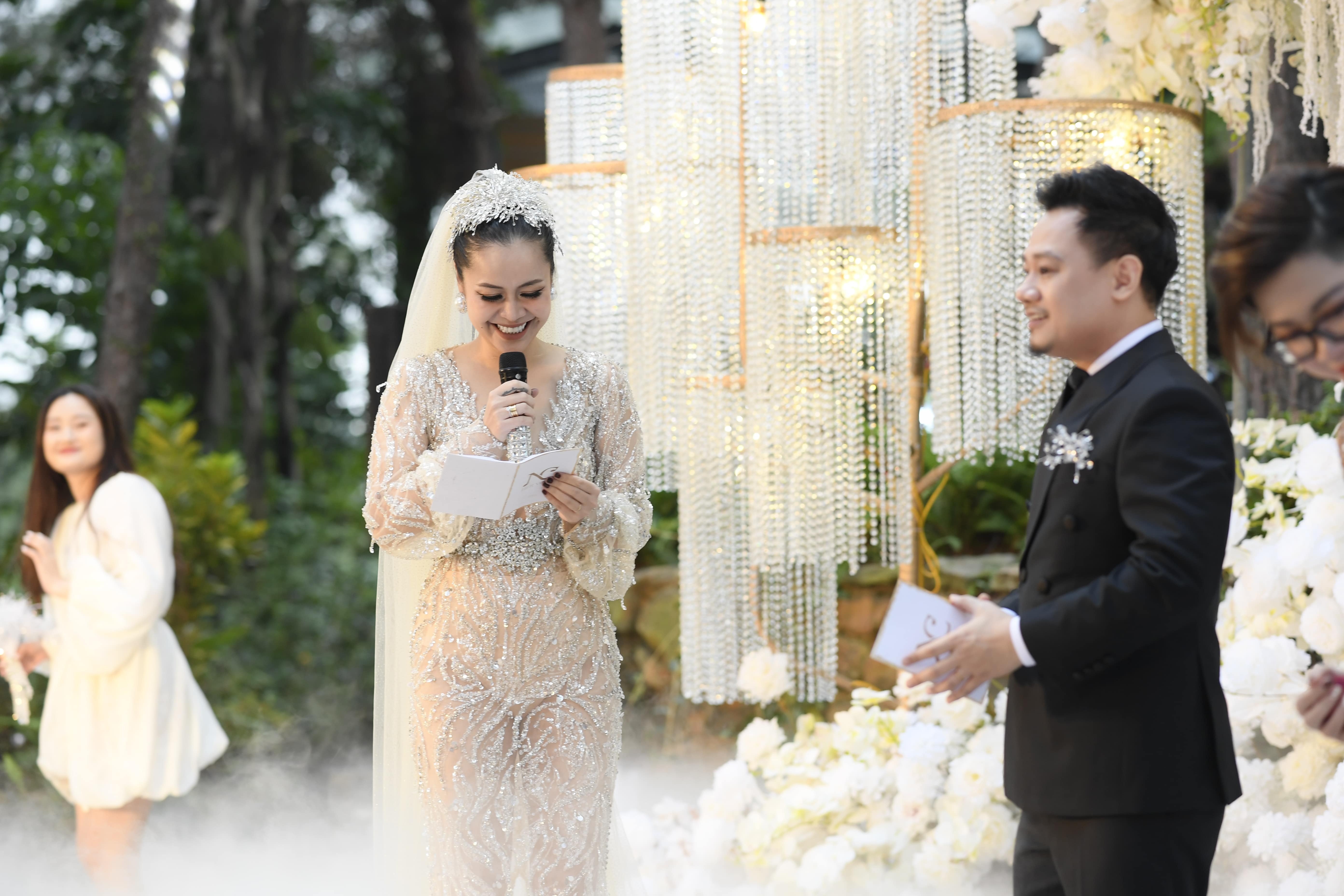 Tiệc cưới giữa đồi thông của Vũ Hạnh Nguyên, Nguyễn Đức Cường - Giải trí - ZNEWS.VN