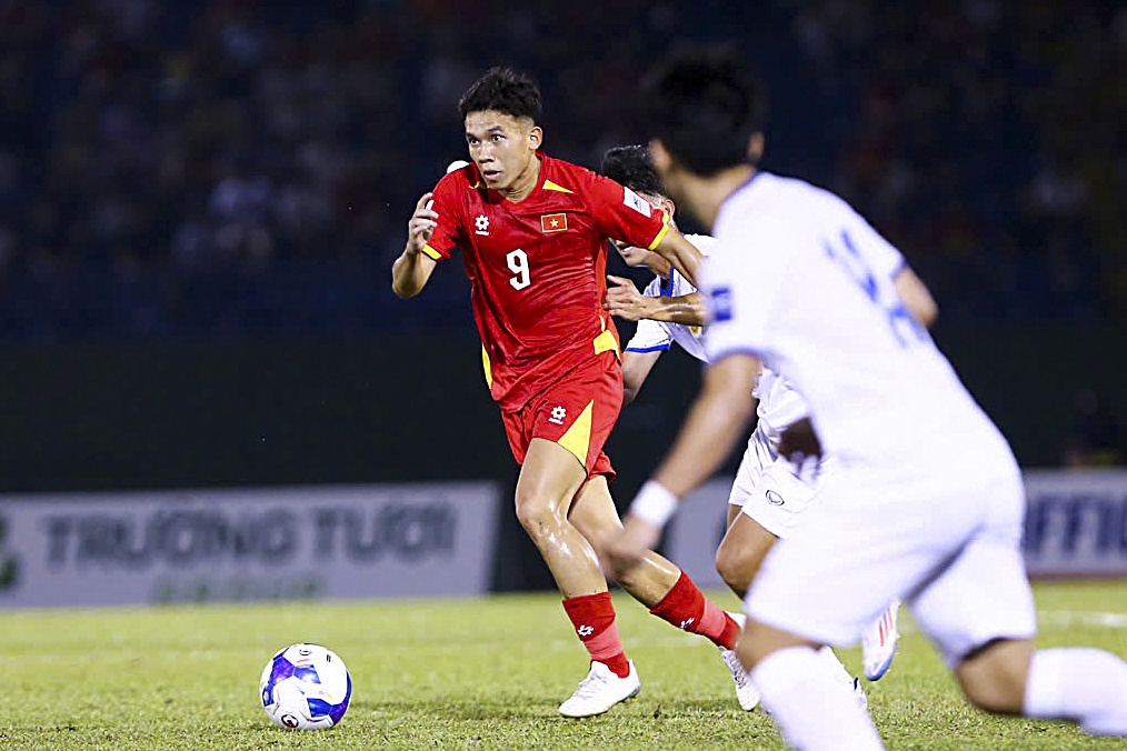 HLV Kim Sang-sik đã đúng về Minh Khoa - Thể thao - ZNEWS.VN