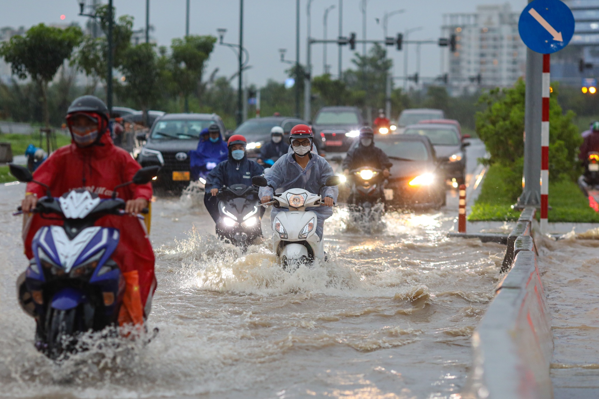 Hậu quả của việc lạm dụng khai thác nước ngầm ở TP.HCM - Xã hội - ZNEWS.VN