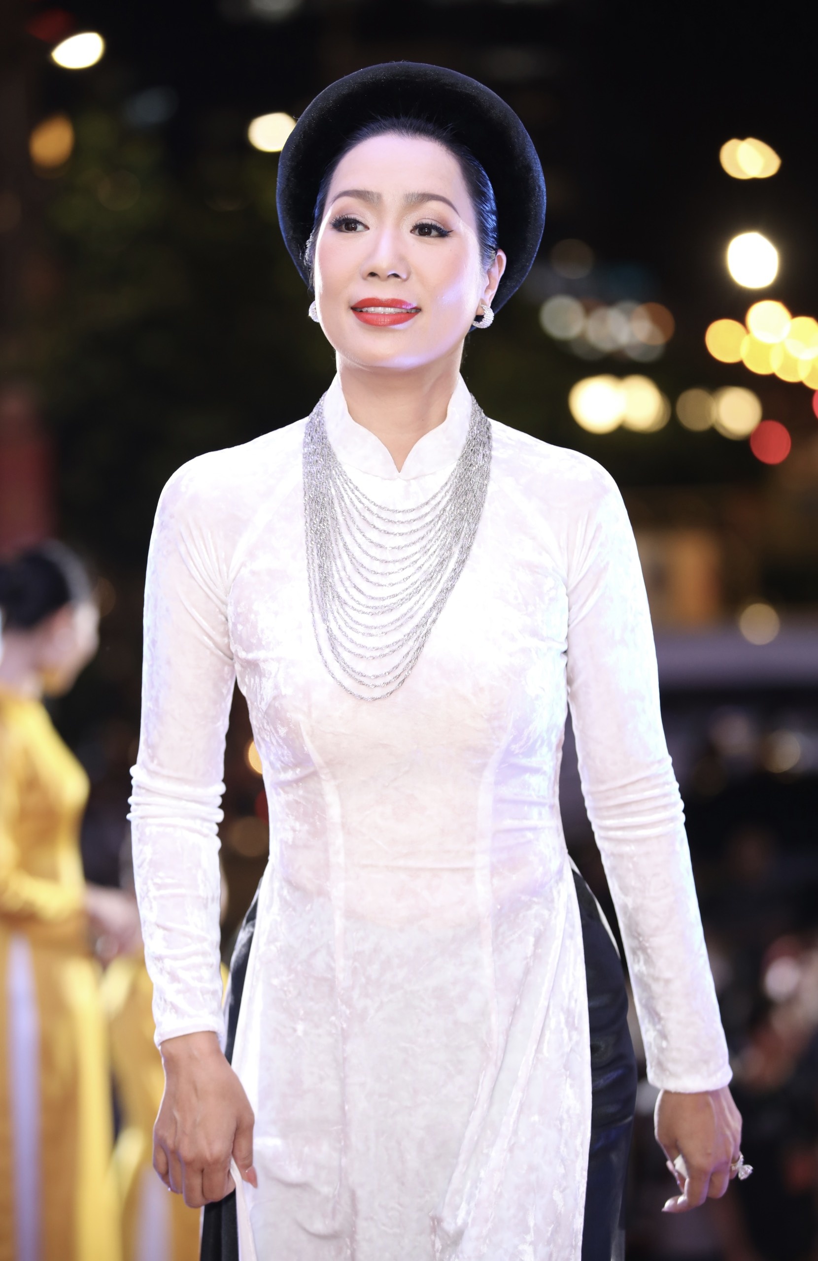 Tăng Duy Tân, Cao Thái Hà trên thảm đỏ Mai vàng - Giải trí - ZNEWS.VN