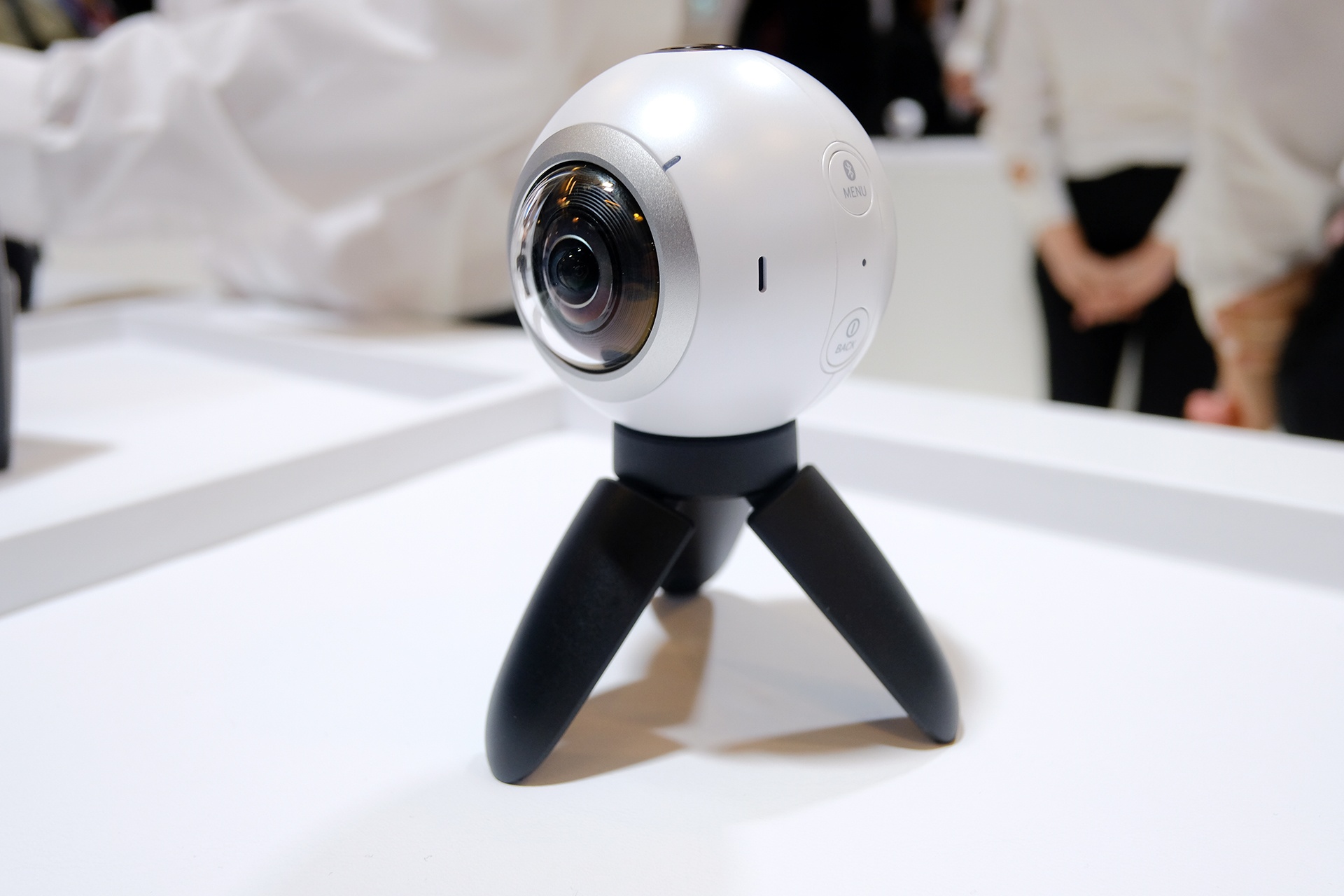 Ảnh thực tế camera thực tế ảo quay 360 độ của Samsung - Công nghệ - ZNEWS.VN