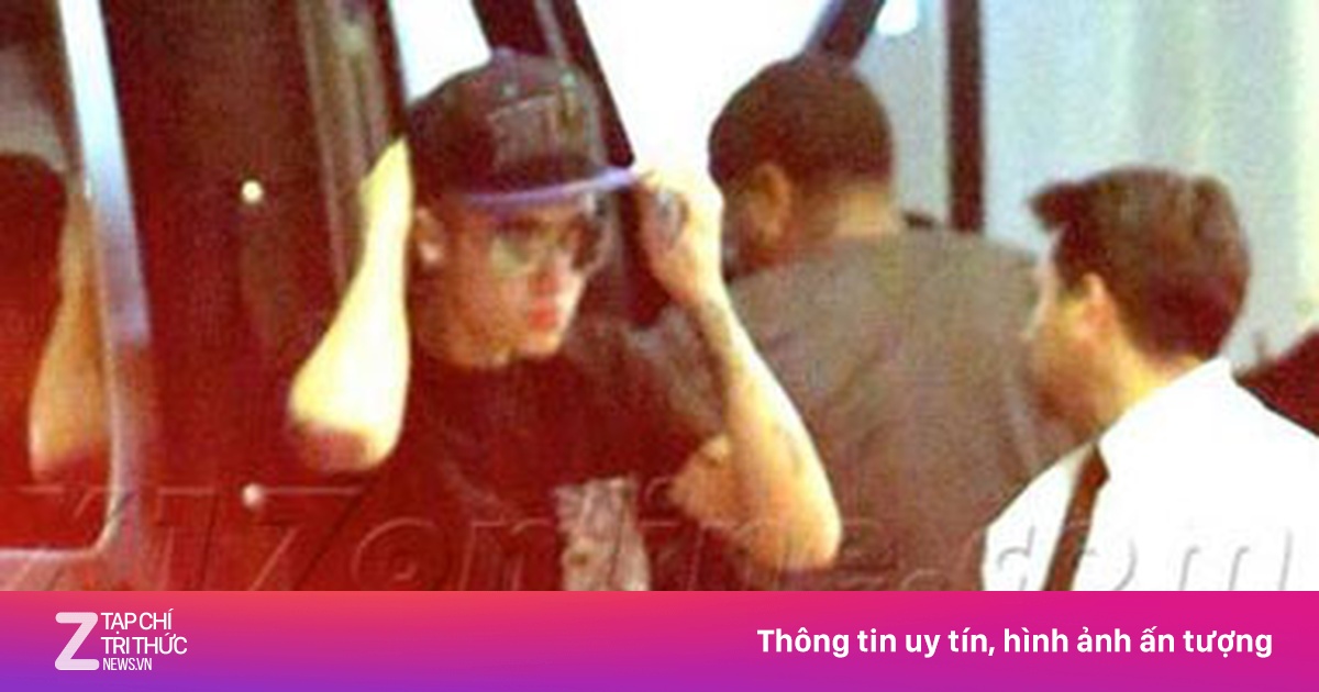 Justin Bieber tiệc tùng thâu đêm bên người đẹp - Sao Hollywood - ZNEWS.VN