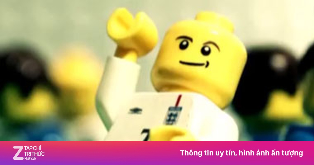 Tái hiện khoảnh khắc vàng của Beckham bằng lego - Video bóng đá - ZNEWS.VN