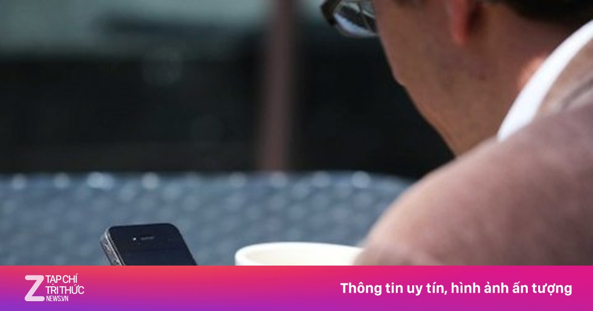 Nghiện smartphone có thể teo cơ ngón tay | Znews.vn