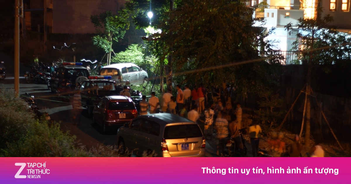 Bị cảnh sát bắt khi mang súng, mã tấu đi hỗn chiến - Pháp luật - ZNEWS.VN