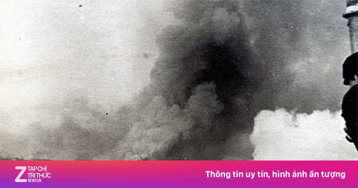 Loạt ảnh hiếm có về hai tàu chiến đâm nhau - Thế giới - ZNEWS.VN