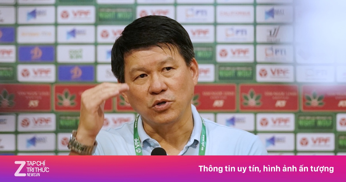 HLV Vũ Tiến Thành khiêm tốn sau khi giúp CLB TP.HCM trụ hạng - Bóng đá Việt Nam - ZNEWS.VN