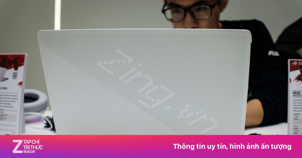 Chi tiết laptop 14 inch mạnh, nhẹ nhất thế giới - Công nghệ - ZNEWS.VN