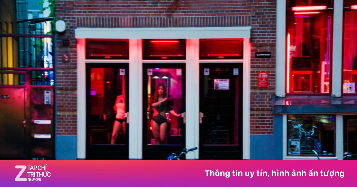 Tranh cãi về biển chỉ dẫn du khách đến phố đèn đỏ ở Amsterdam - Thế ...