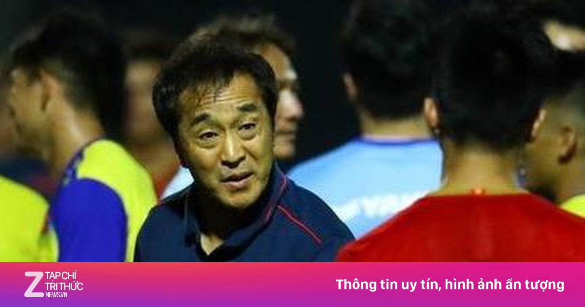 Trợ lý Lee Young-jin chấn chỉnh Martin Lo ngay sau chiến thắng - Bóng ...