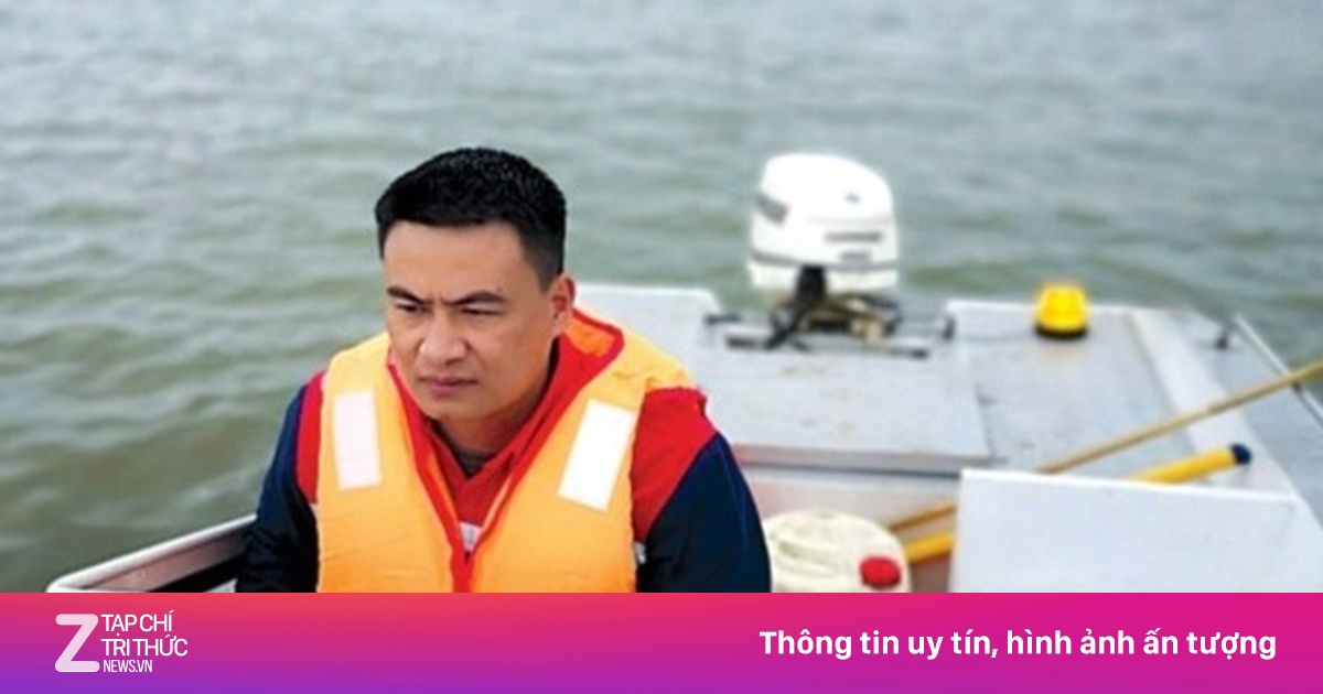 Giám đốc bỏ việc, sắm cano đi vớt người đuối nước - Xã hội - ZNEWS.VN