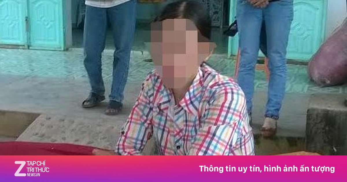 Nhậu tới sáng rồi mang dao sang hàng xóm gây sự - Pháp luật - ZNEWS.VN