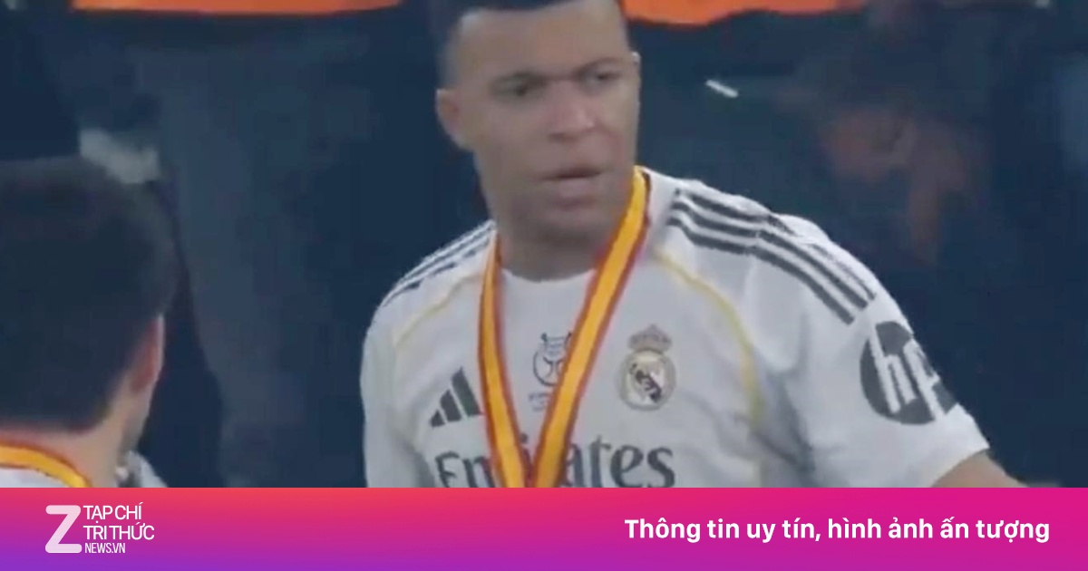 Khoảnh khắc xấu xí của Mbappe | Znews.vn