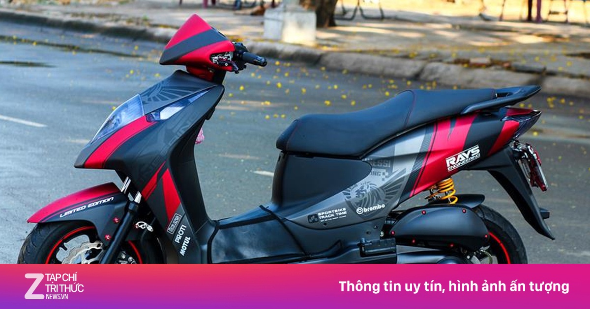 Honda Dylan sơn tem đấu thể thao ở Sài Gòn - Xe độ - ZNEWS.VN