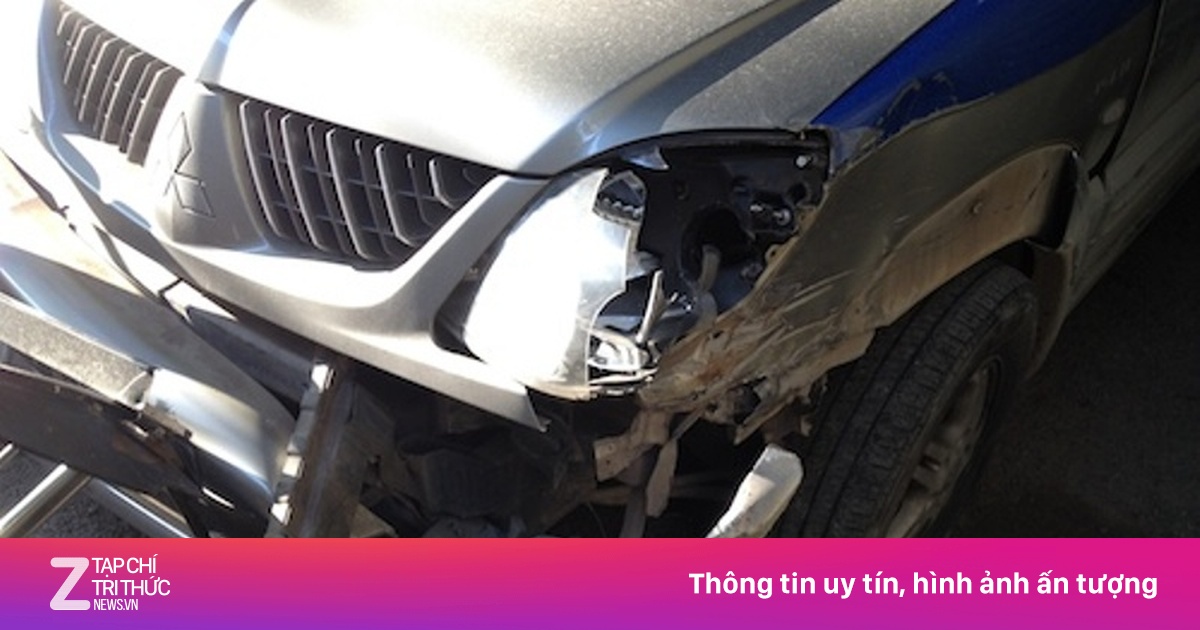 Xe quá tải tông hỏng xe thanh tra, làm cảnh sát bị thương - Xã hội ...