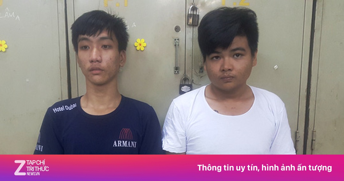 Dân ném ghế nhựa, tóm gọn tên cướp giật iPhone | Znews.vn