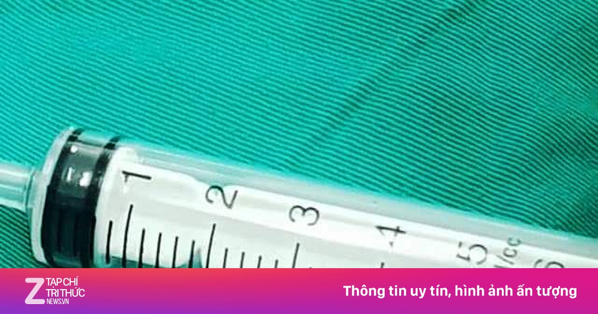 Phẫu thuật lấy chiếc kim khâu dài 2 cm trong khuỷu tay bệnh nhi - Sức ...