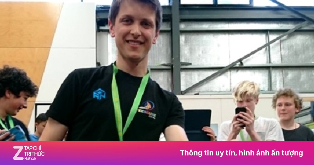 Nam sinh thiết lập kỉ lục xoay khối rubic trong vòng 4.73 giây - Gương ...