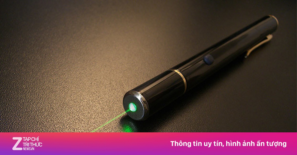 Cậu bé 9 tuổi mù mắt vì đèn laser đồ chơi - Sức khỏe - ZNEWS.VN