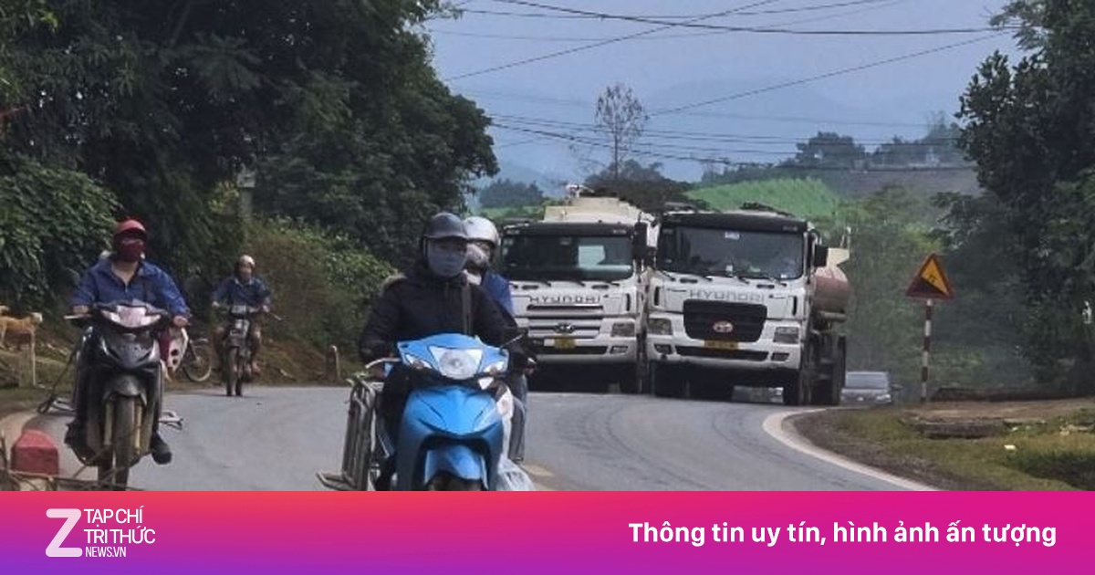 Khoảnh khắc lấn làn nguy hiểm sau loạt tai nạn thảm khốc ở Hòa Bình ...