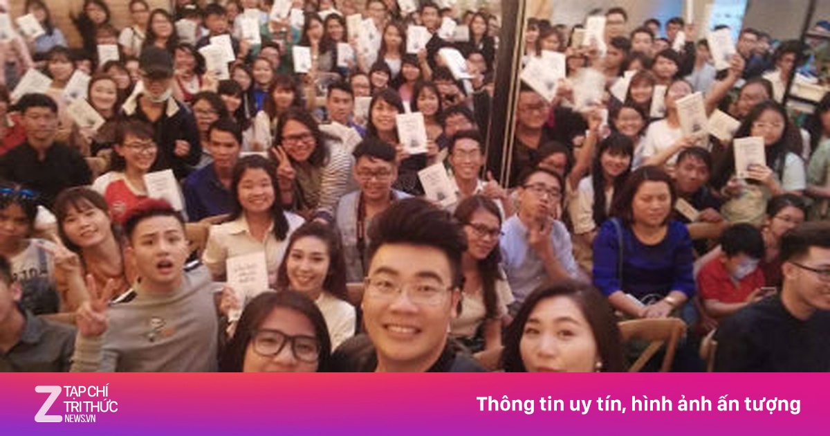 Hàng trăm bạn đọc dự ra mắt sách của Hamlet Trương và Iris Cao - Tin ...