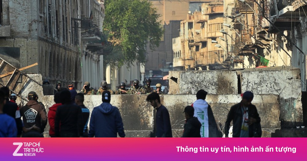 Tay súng bắn vào đám đông biểu tình Iraq, 15 người thiệt mạng - Thế ...
