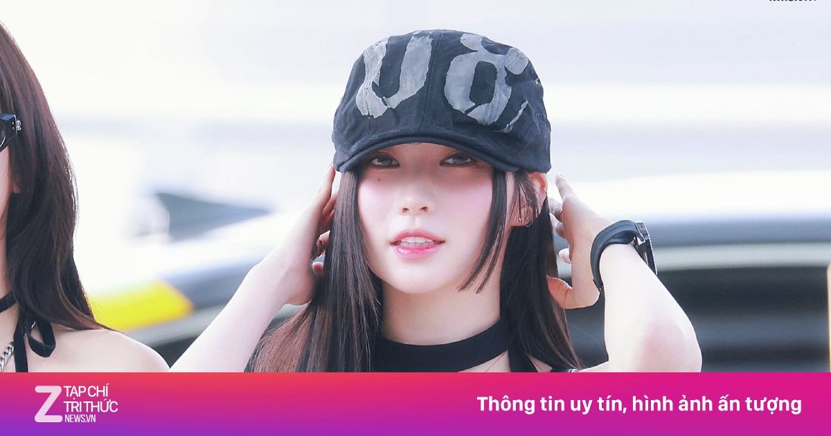 Nữ ca sĩ Nhật Bản gây sốt khi diện trang phục khoe eo ở sân bay - Giải trí - ZNEWS.VN