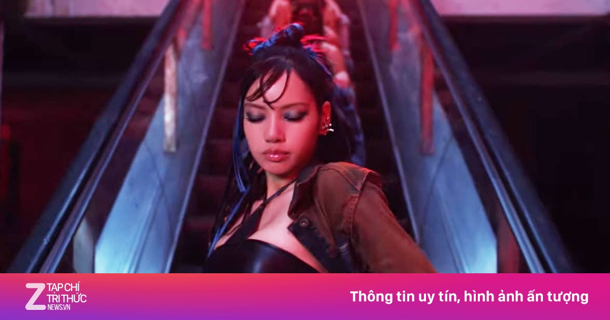 Lisa ngày càng táo bạo - Giải trí - ZNEWS.VN