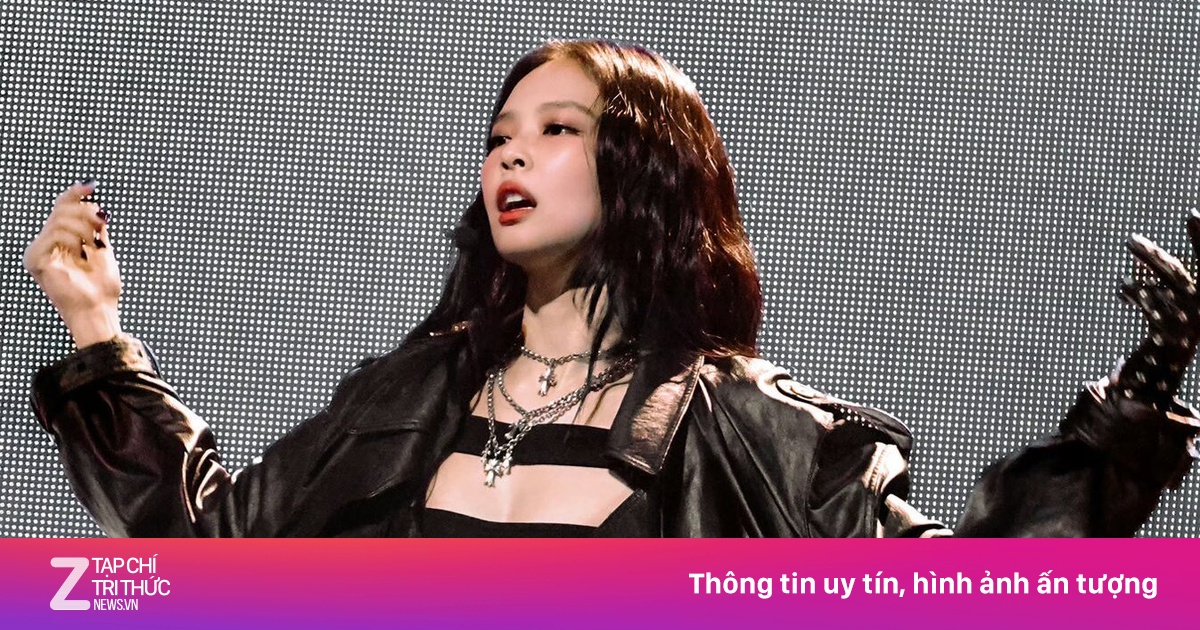 Jennie mặc hở gây tranh cãi - Giải trí - ZNEWS.VN