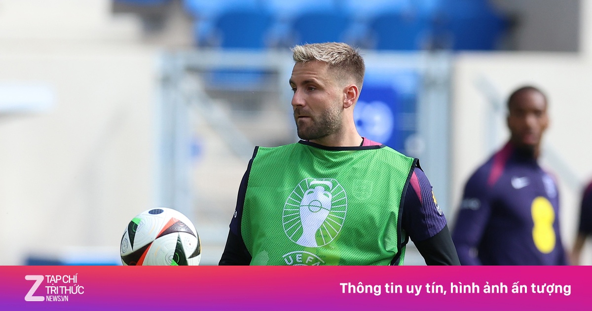 Lý giải màu áo khác lạ của Luke Shaw - Thể thao - ZNEWS.VN