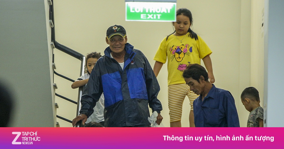 Người dân vùng tâm bão Noru xuống tầng hầm trú ẩn - Xã hội - ZNEWS.VN