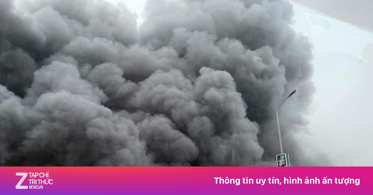 Khói đen Bốc Lên Ngùn Ngụt Từ Chân Cầu Thăng Long Znewsvn