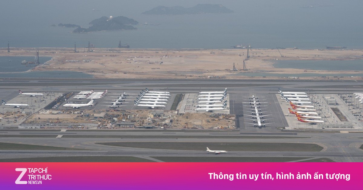 Hai máy bay gặp sự cố khó ngờ tại sân bay Hong Kong | Znews.vn