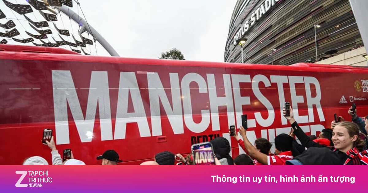 Xe buýt của MU bị đột nhập - Internet - ZNEWS.VN