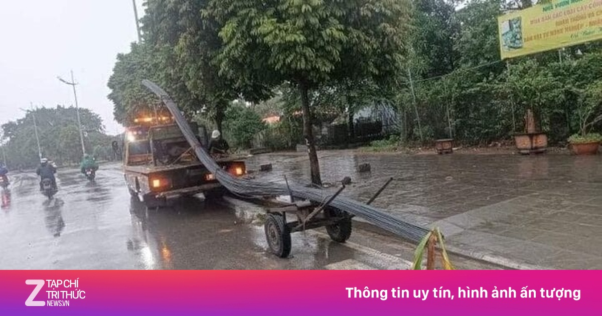 Va chạm với xe chở bó sắt dài cả chục mét, nam thanh niên thiệt mạng ...