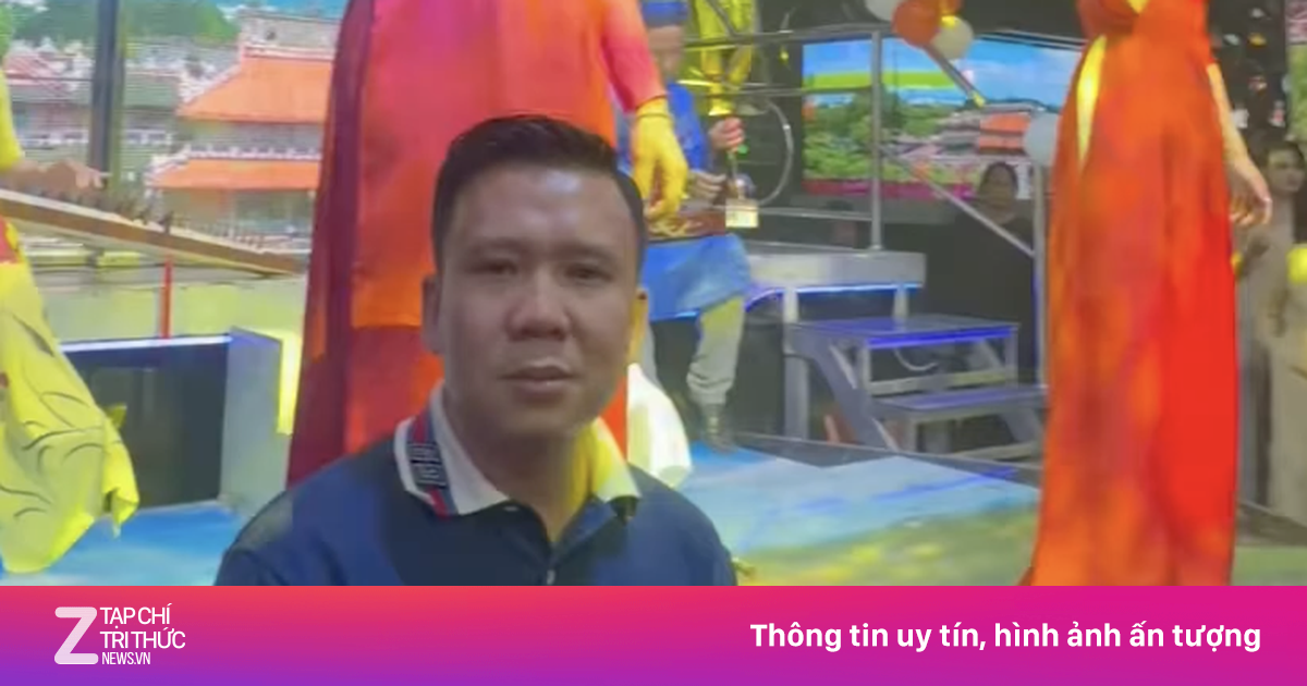 Quán bia ở Huế gây sốt vì cho khách nghe dân ca, xem trình diễn áo dài ...