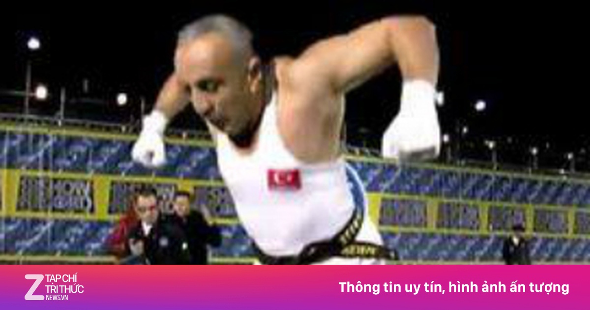 Tay không đấm vỡ 1.260 khối bê tông - Ảnh & Video - ZNEWS.VN