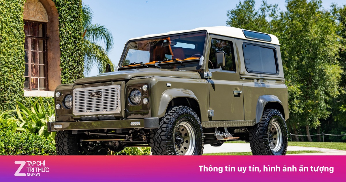 Land Rover Defender bản độ bên ngoài cổ điển, bên trong hiện đại - Ôtô ...