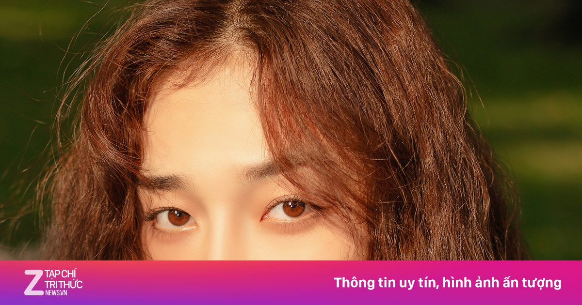 Ca sĩ Hoàng Duyên đi giao cơm cho quán ăn, bán hàng siêu thị - Giải trí ...